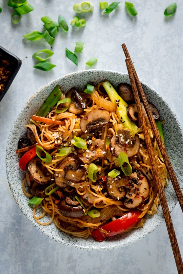 Mushroom Chow Mein - Nicky's Kitchen Sanctuary