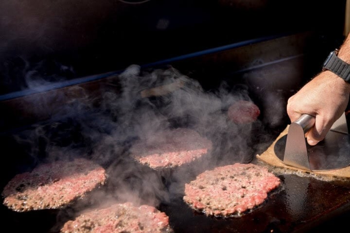 Easy Smash Burger Recipe - Nicky's Kitchen Sanctuary