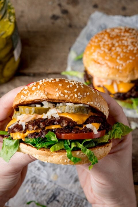 Easy Smash Burger Recipe - Nicky's Kitchen Sanctuary
